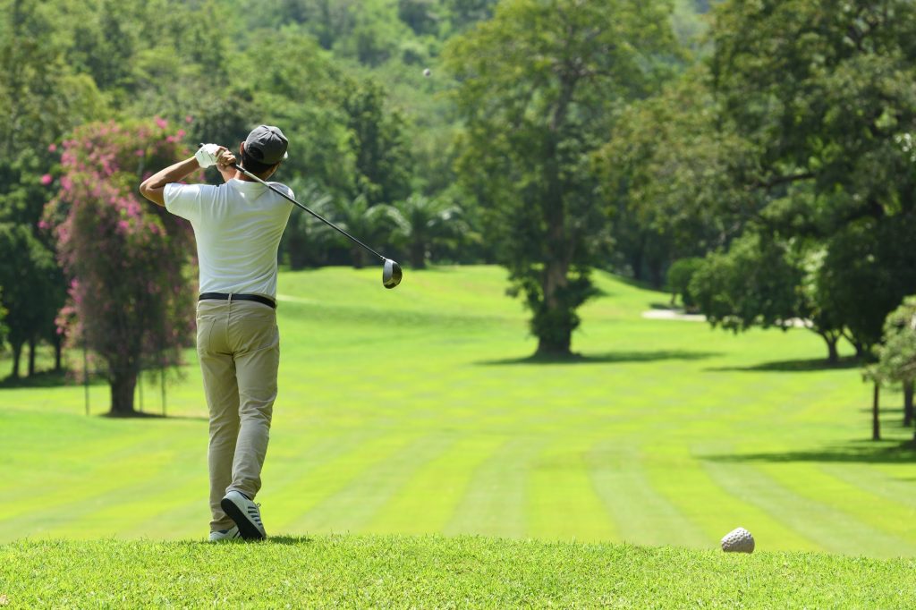 Como e onde jogar golfe e tênis em SP, regras e história